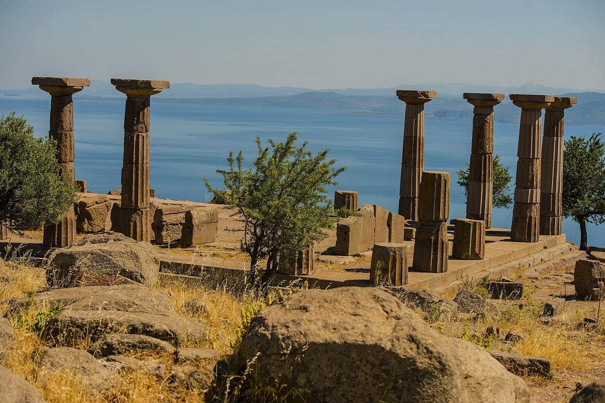 Archaeologists uncovered the largest Roman griffin weight in Assos ...