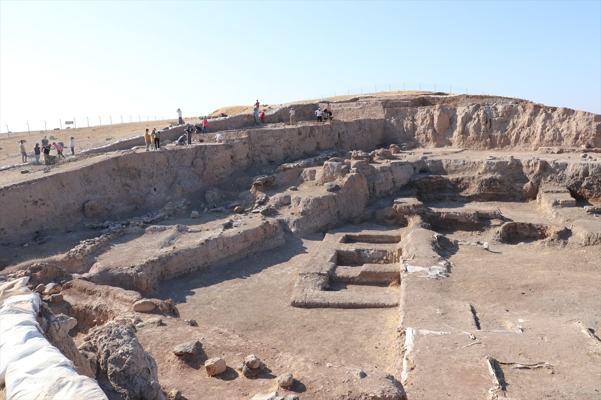 Excavations started at Oylum Höyük, one of the largest mounds in the ...