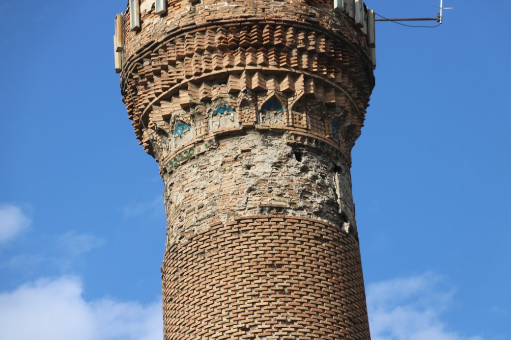The minaret of Sivas Ulu Mosque, likened to the Leaning Tower of Pisa ...