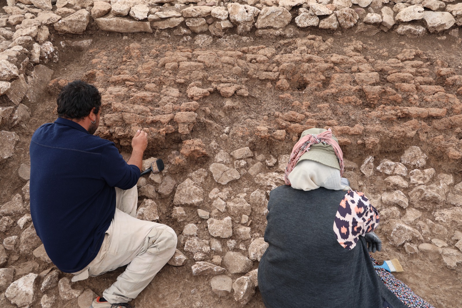 5,000-Year-Old Earthquake Collapse Uncovered at Çayönü Mound in ...